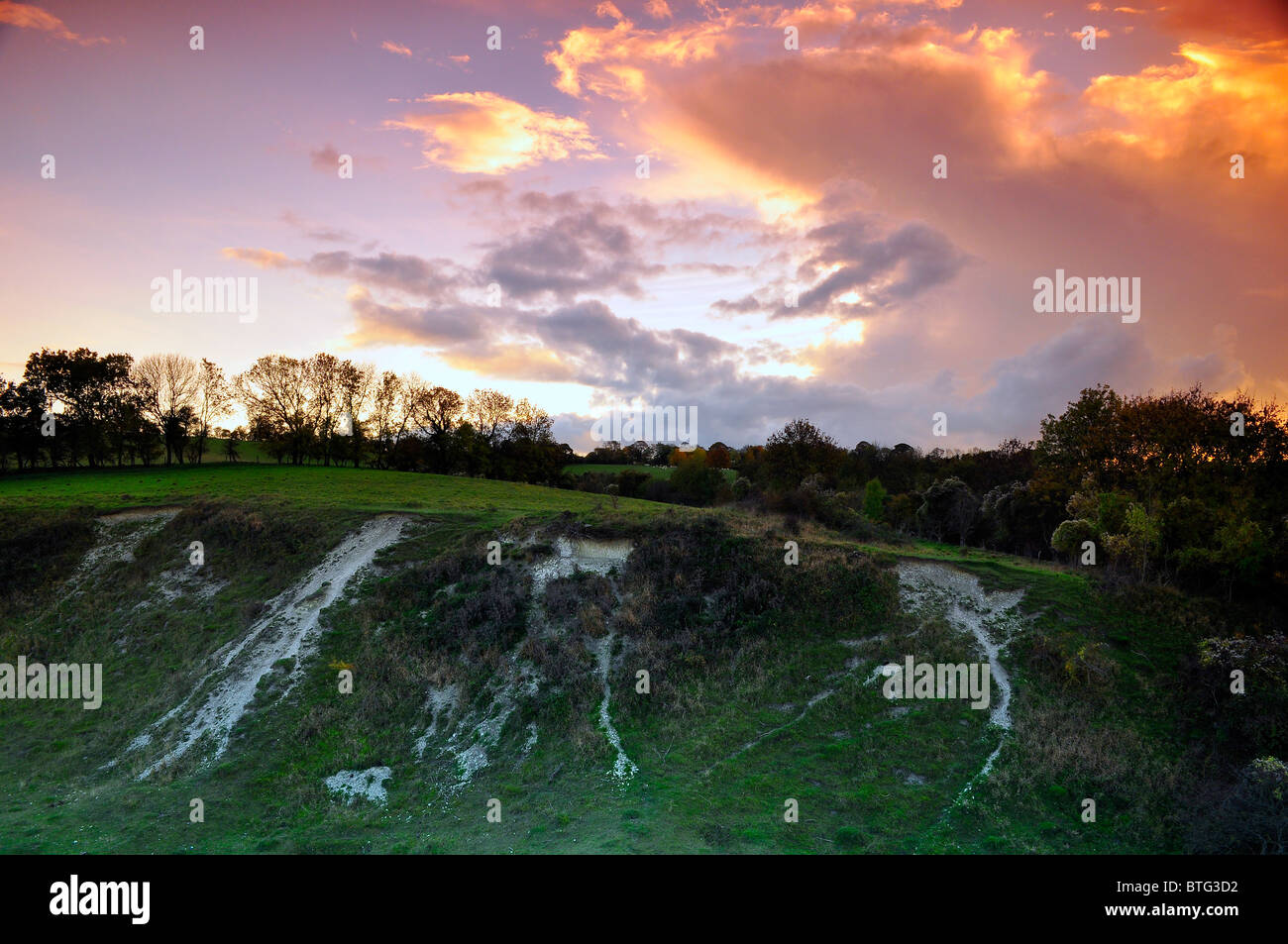 Dramatic sky over quarry in Sundon Country Park near Luton ...