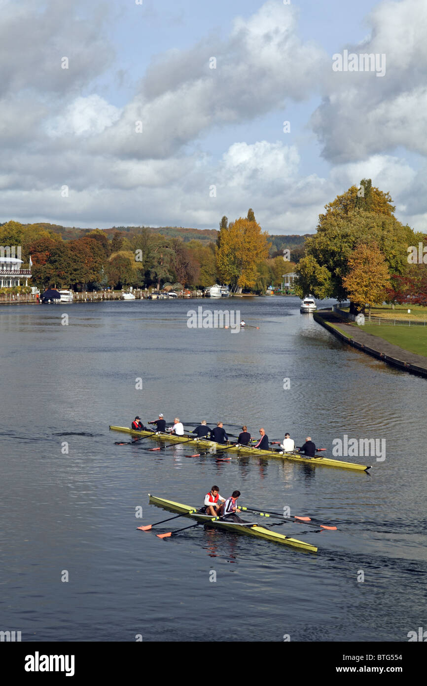 Oxfordshire rowing on the thames hi-res stock photography and images ...