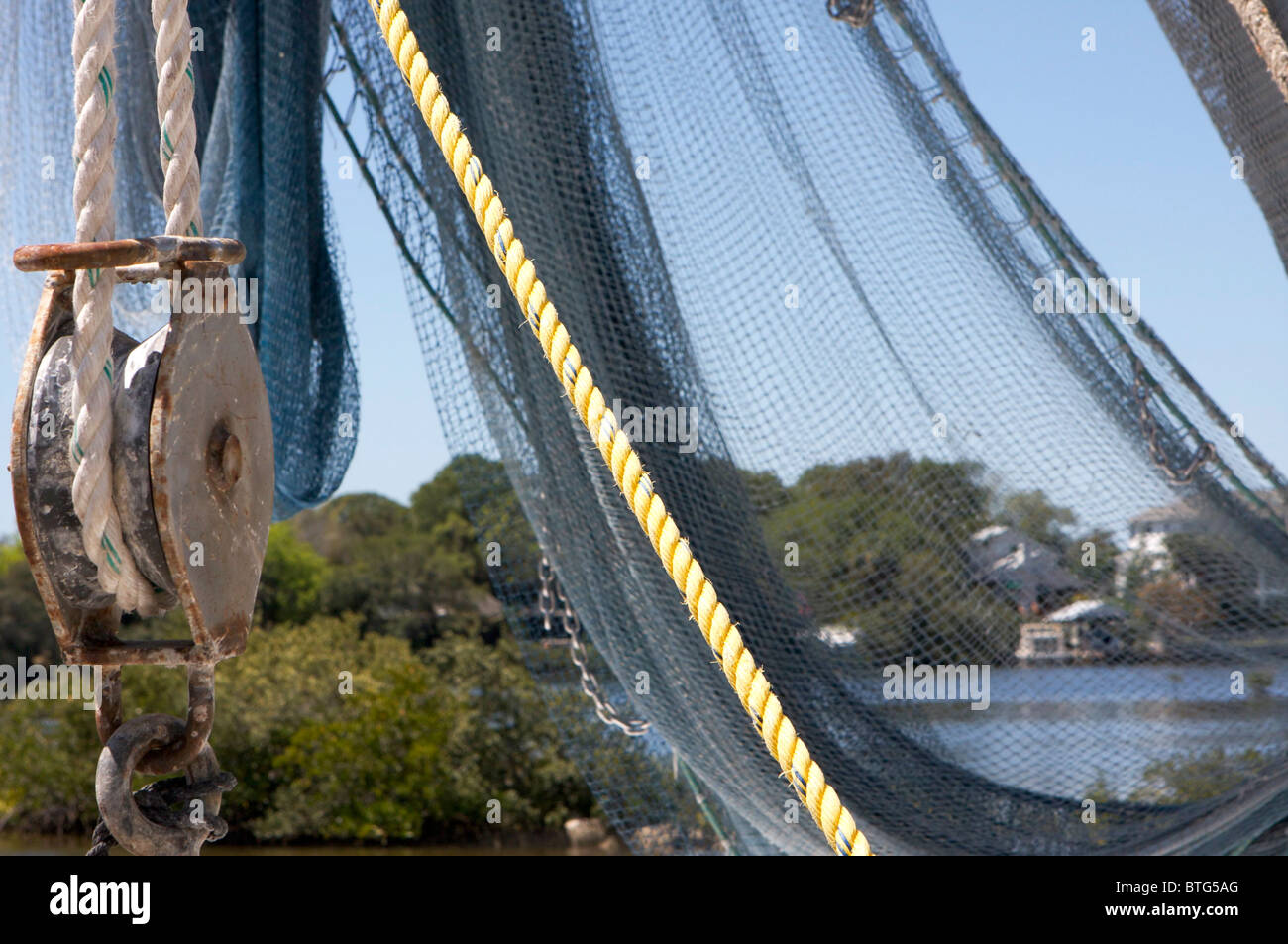 Through nets hi-res stock photography and images - Alamy