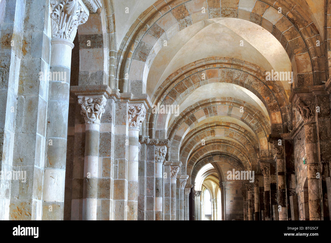 Church Sainte Marie Madeleine (Basilica of St. Magdalene), Vezelay ...