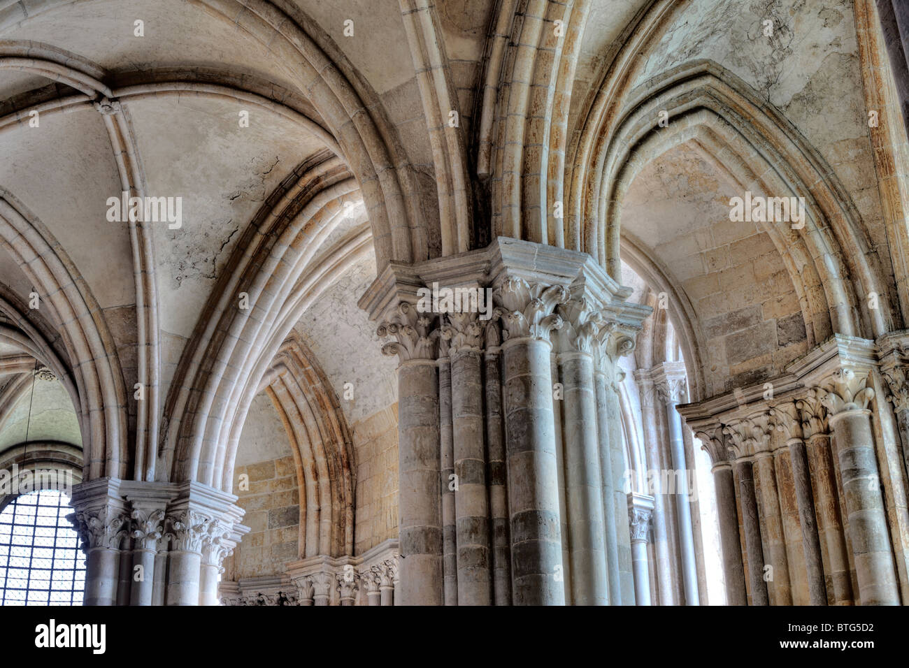 Church Sainte Marie Madeleine (Basilica of St. Magdalene), Vezelay ...