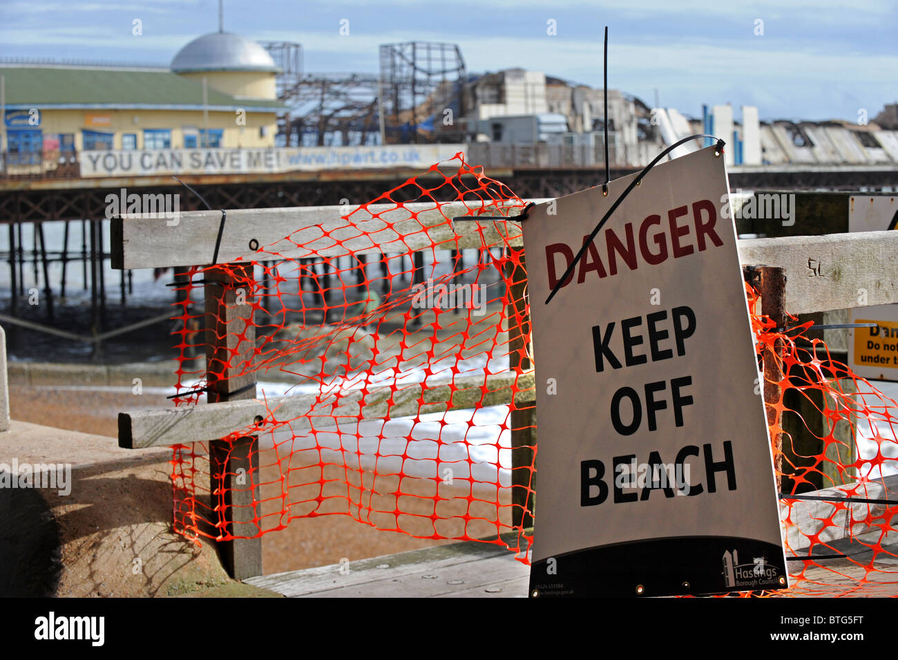 Danger sign beach hi-res stock photography and images - Alamy