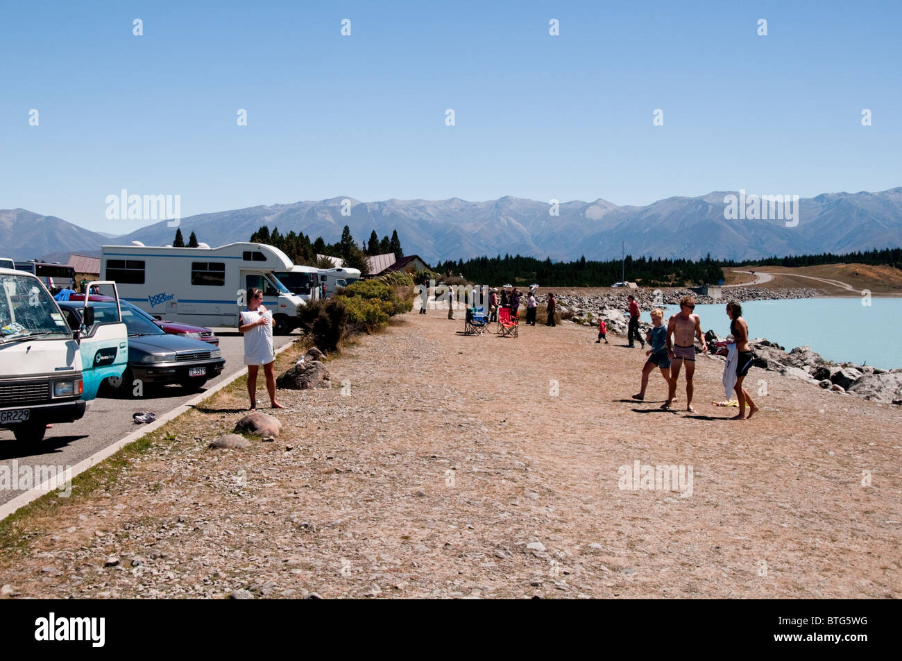 New zealands highest mountain in mount cook national park hi-res stock ...