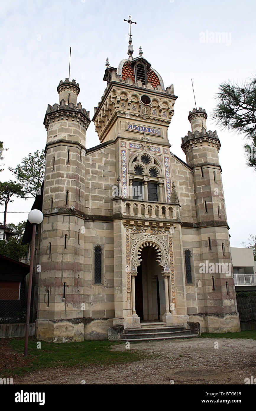 Moorish style church hi-res stock photography and images - Alamy
