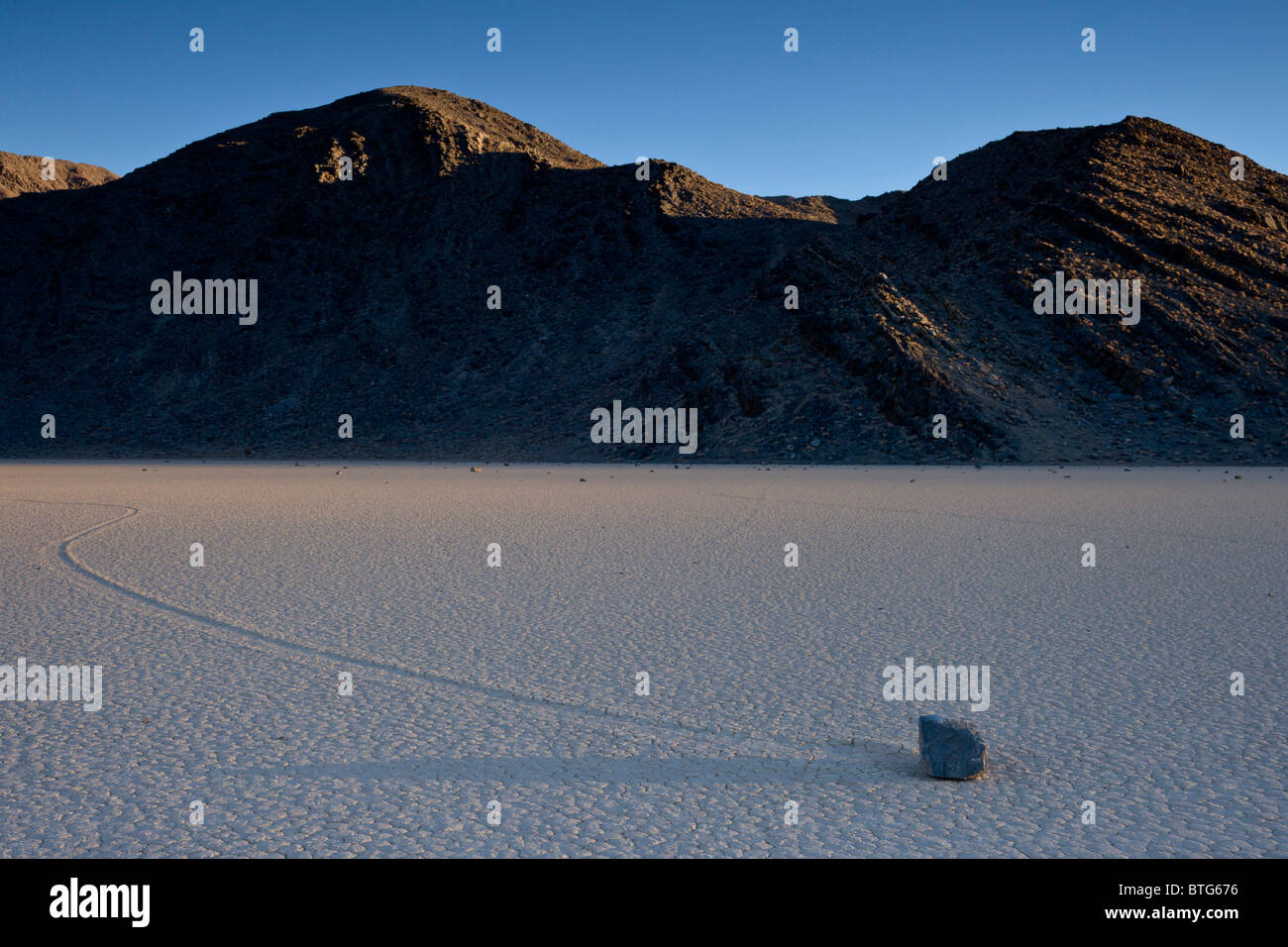 Sailing stones or sliding rocks mysteriously move across The Racetrack ...