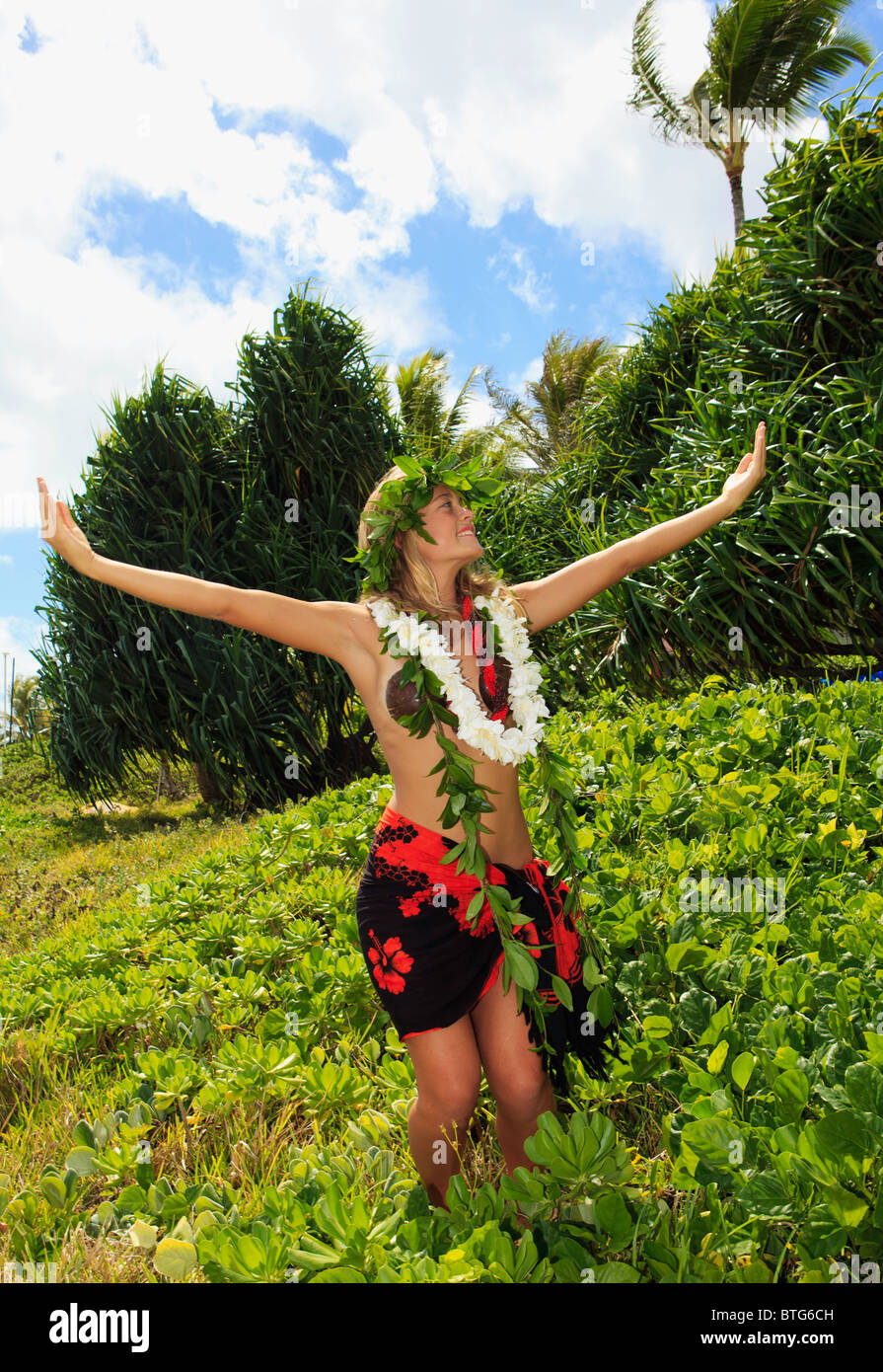 hawaiian hula danced by a teenage girl in hawaii Stock Photo - Alamy