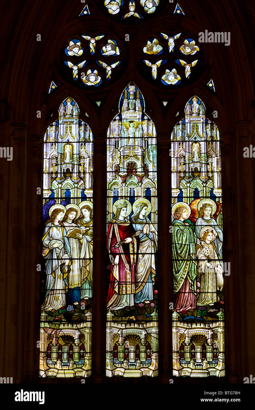 Stained glass windows depicting angels with instruments. The Blessed ...