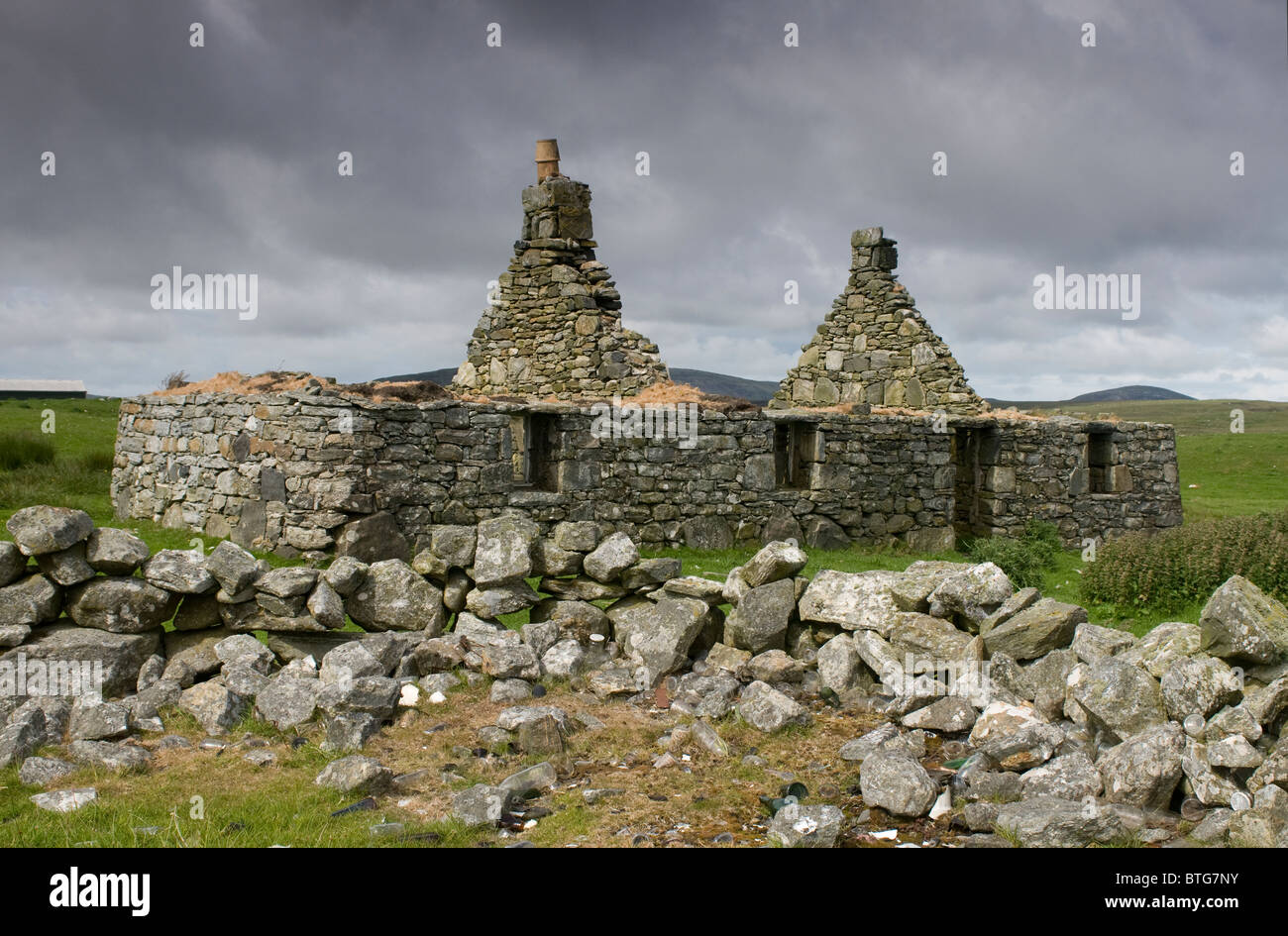 Ruin and derlict croft near Claddach Kirkabost on the island of North ...