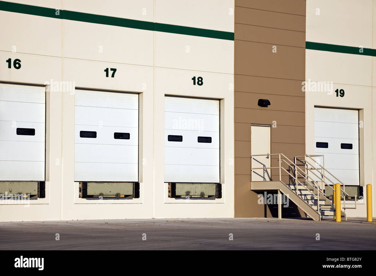 Industrial Warehouse Loading Dock High Resolution Stock Photography and ...