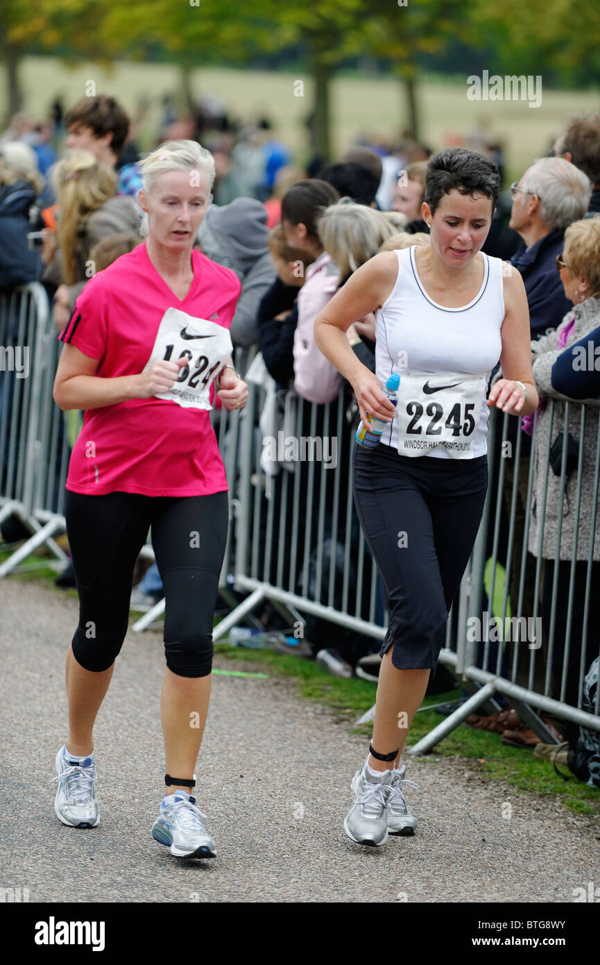 Runners in the rain at the Windsor Great Park half marathon in England ...