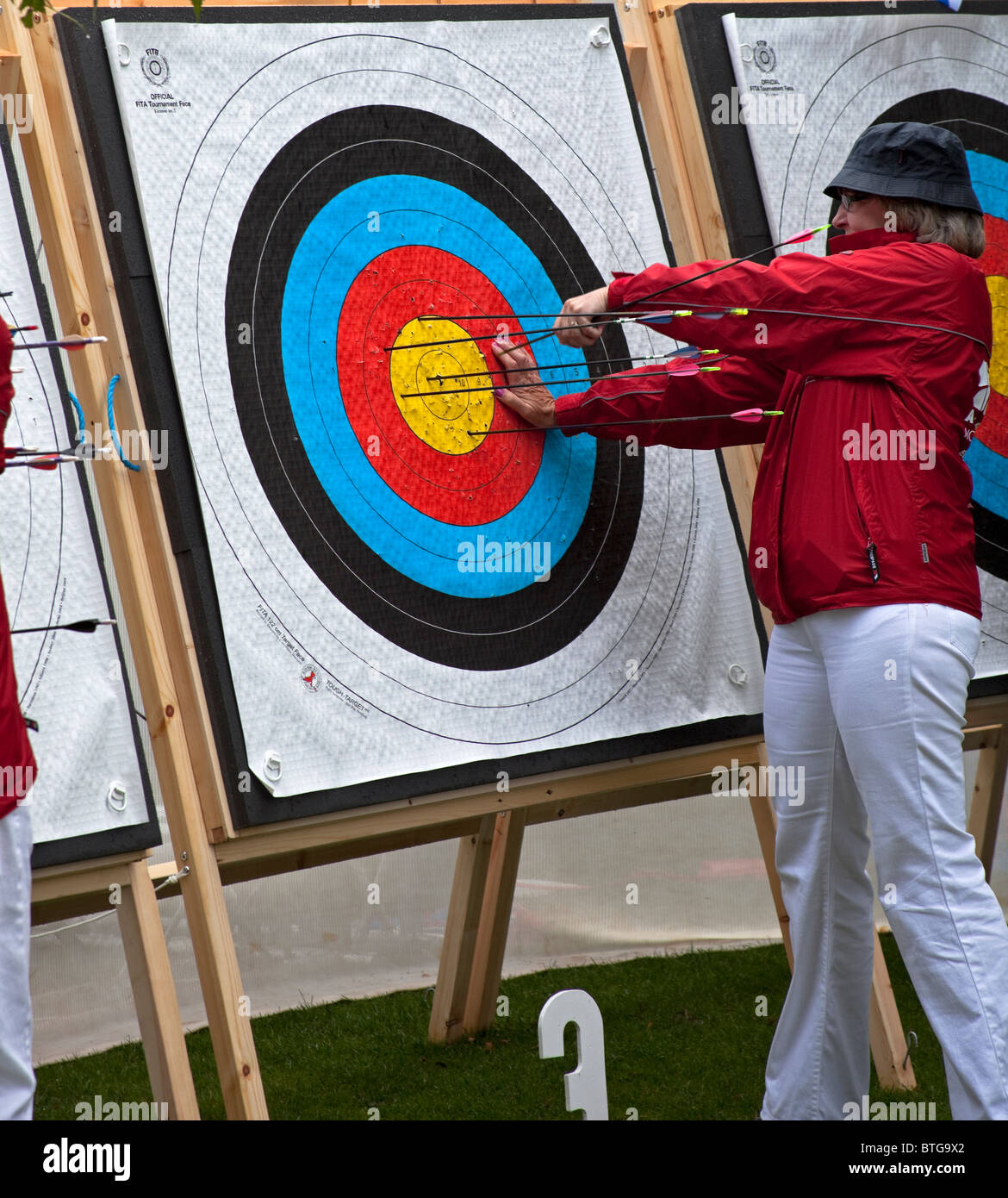 Archery target hi-res stock photography and images - Alamy