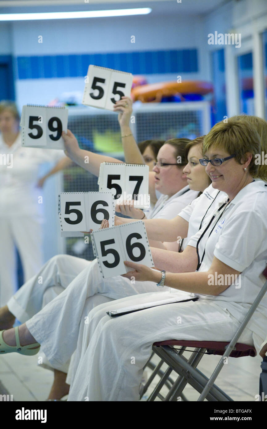 Swimming judges synchro hi-res stock photography and images - Alamy