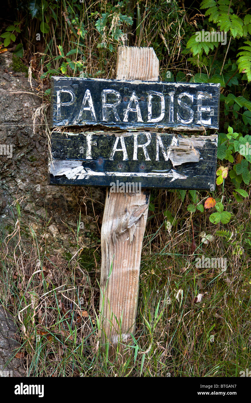 Old worn sign hi-res stock photography and images - Alamy
