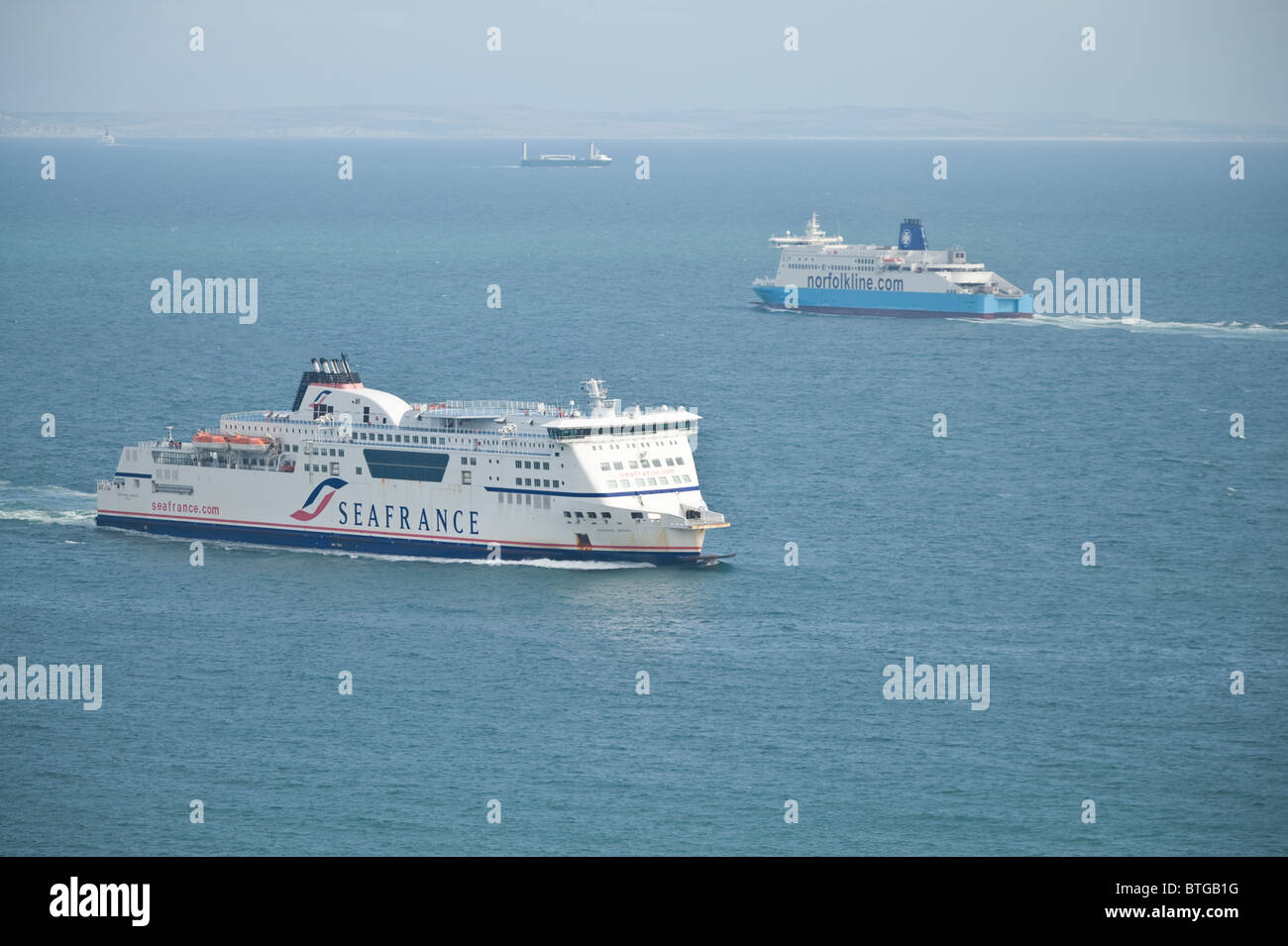 Cross Channel ferries arriving and departing Dover Port Stock Photo - Alamy