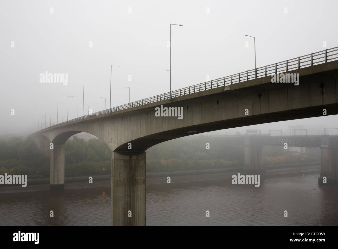 Bridge river tyne hi-res stock photography and images - Alamy