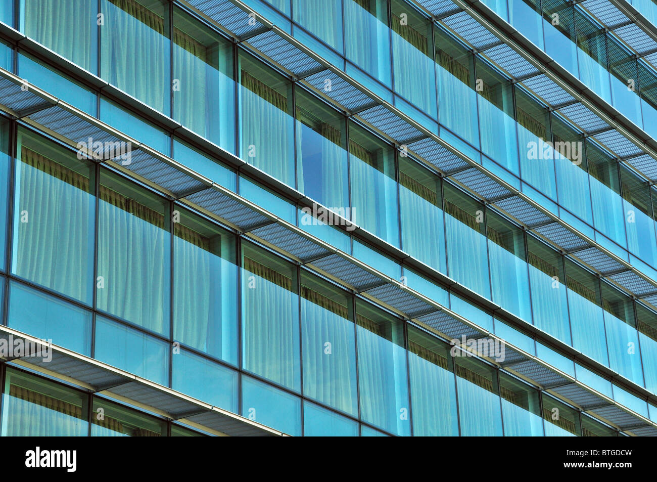 Steel glass frames hi-res stock photography and images - Alamy