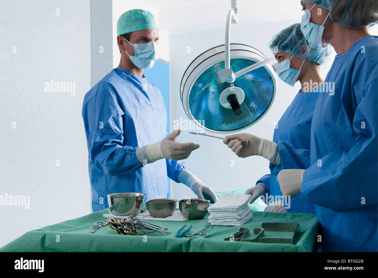 Medical personnel in operating room Stock Photo - Alamy