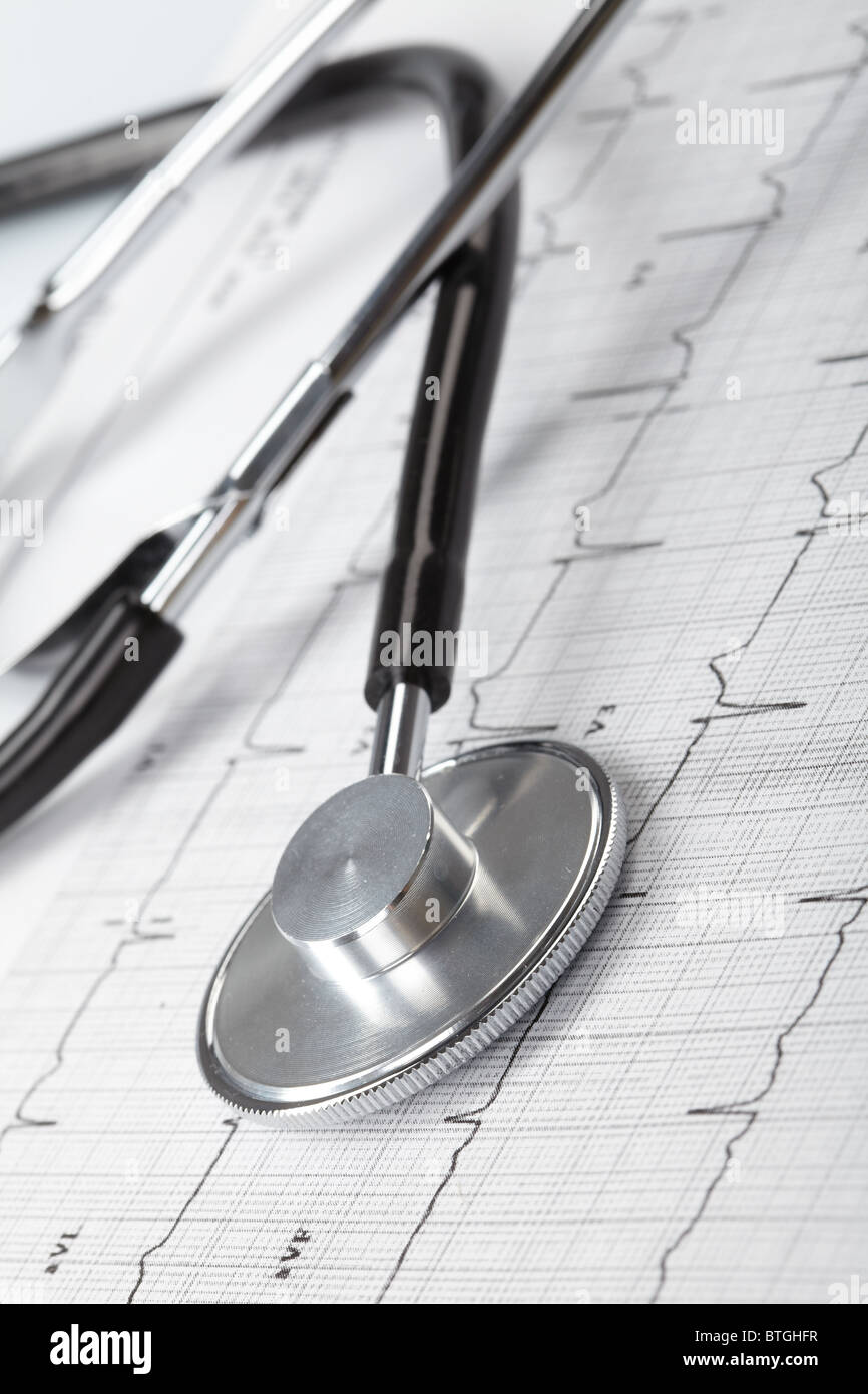 stethoscope on the cardiogram Stock Photo - Alamy