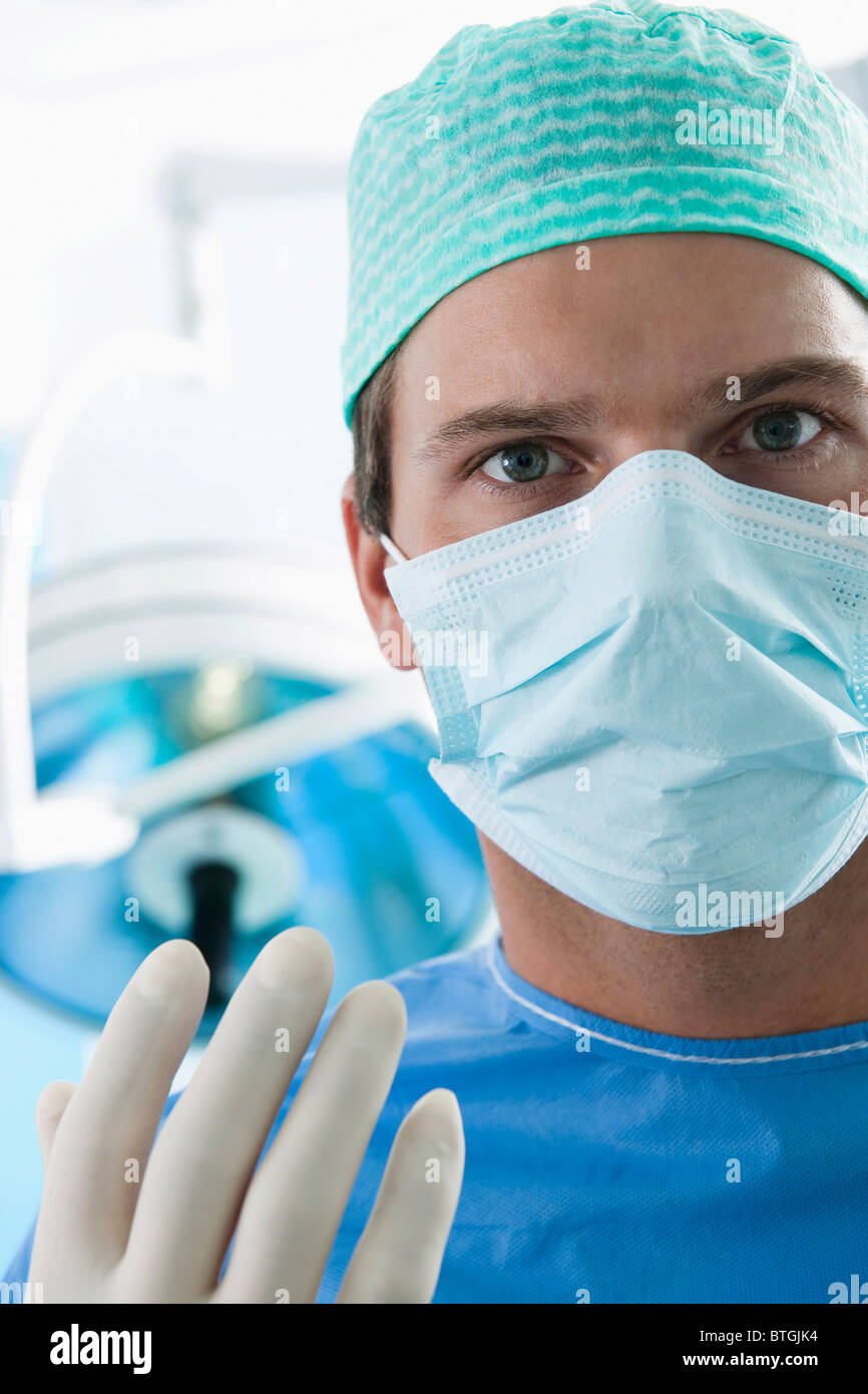 Close up of surgeon in operating room Stock Photo - Alamy
