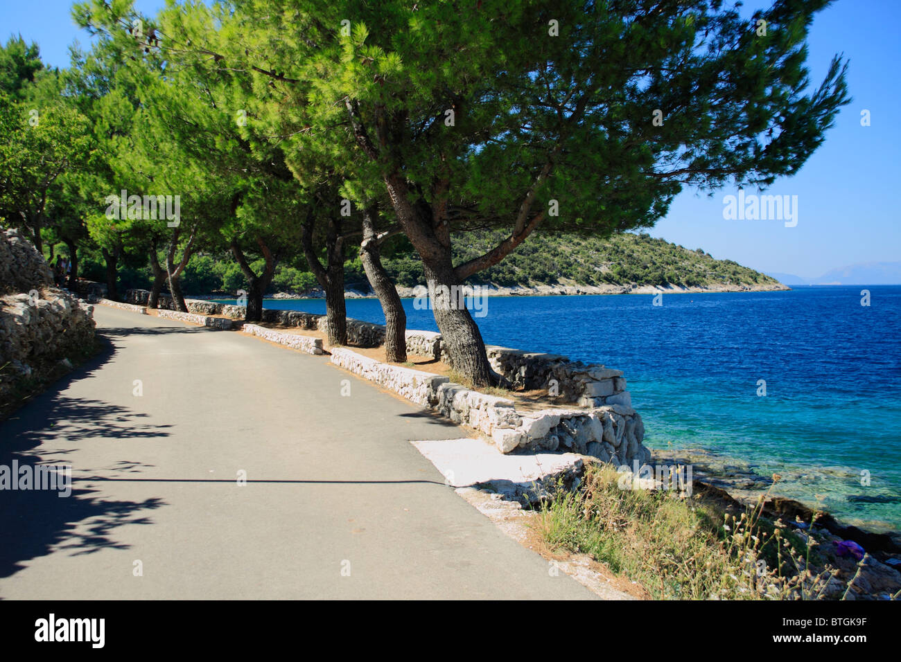 Promenade in Valun village on Cres Island, Croatia Stock Photo - Alamy