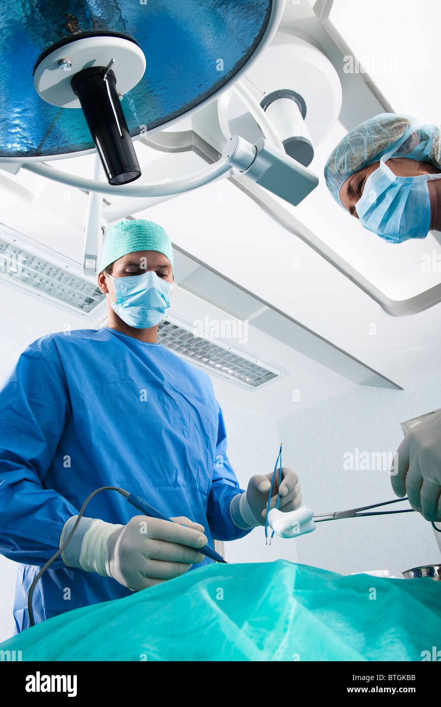 Electrical surgical instruments hi-res stock photography and images - Alamy