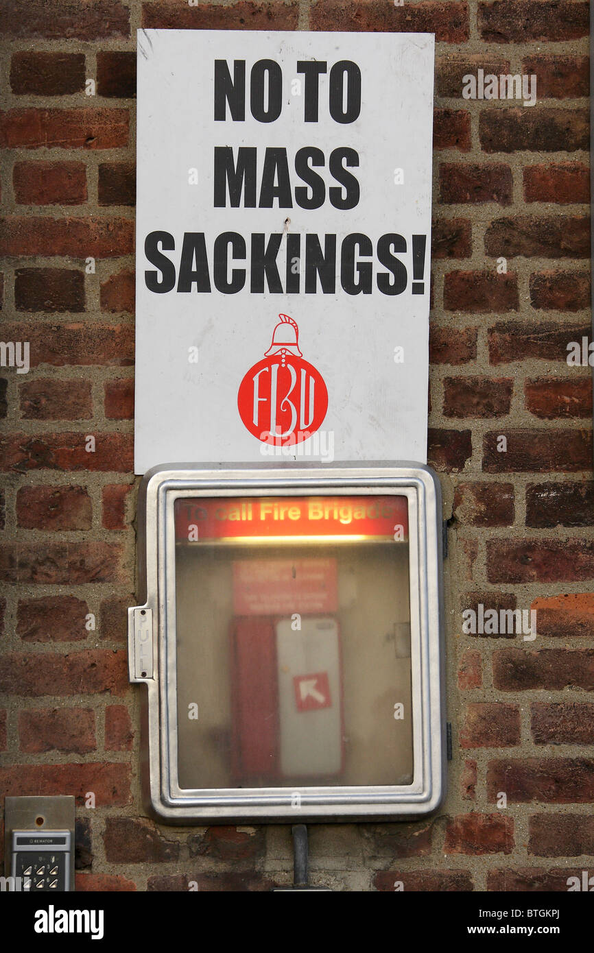 Fire station picket line hi-res stock photography and images - Alamy