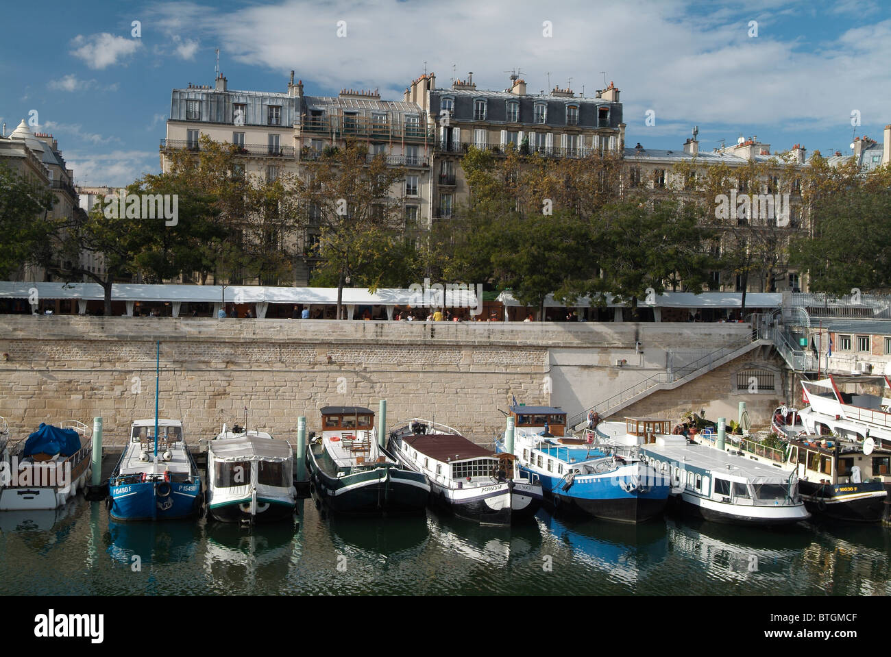 Paris arsenal hi-res stock photography and images - Alamy