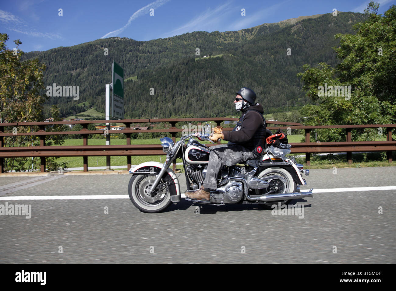 HARLEY DAVIDSON HERITAGE SOFTAIL AUTOBAHN GERMANY GERMANY AUTOBAHN ...