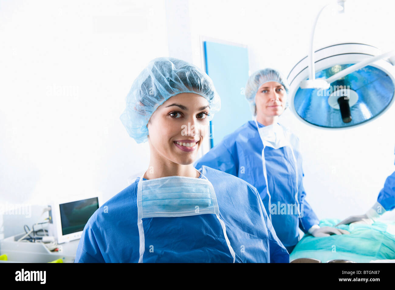Physician medical assistants in hi-res stock photography and images - Alamy