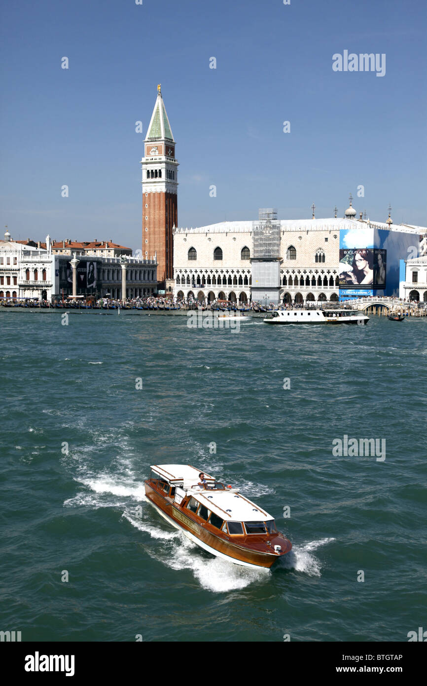 SPEED BOAT SAN MARCO CAMPANIL VENICE ITALY VENICE ITALY VENICE ITALY 12 ...