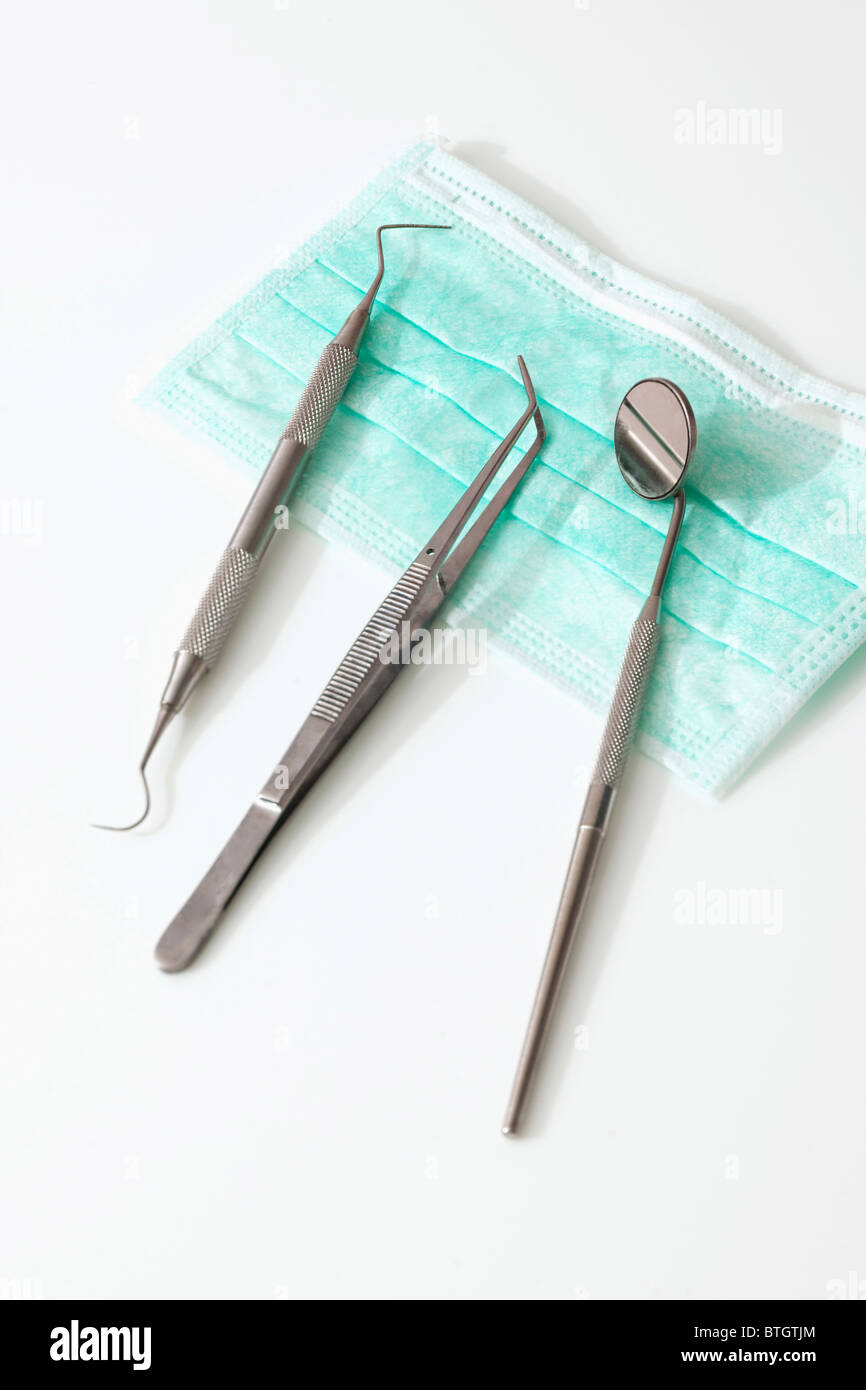 Medical instruments hi-res stock photography and images - Alamy