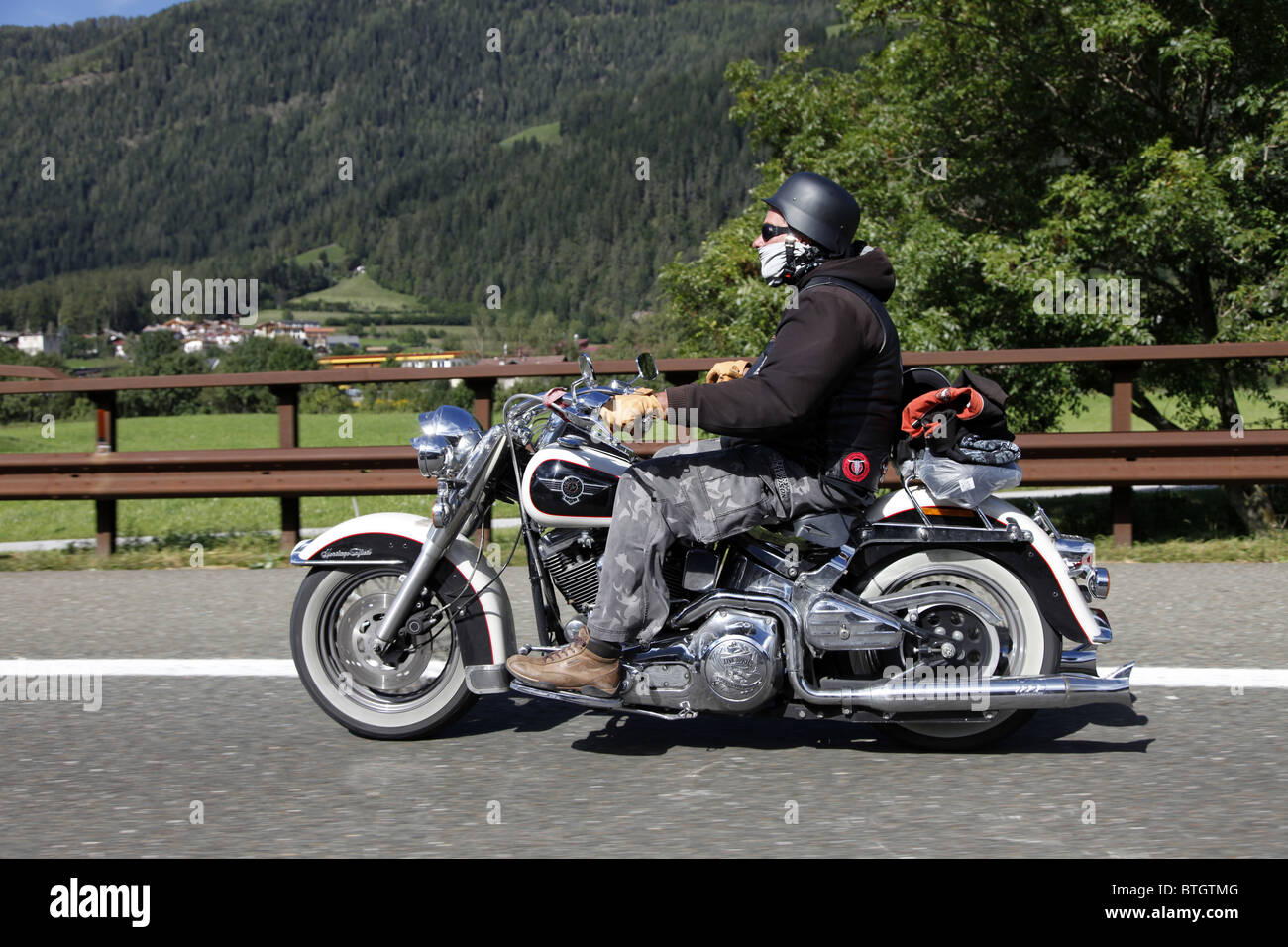 HARLEY DAVIDSON HERITAGE SOFTAIL AUTOBAHN GERMANY GERMANY AUTOBAHN ...