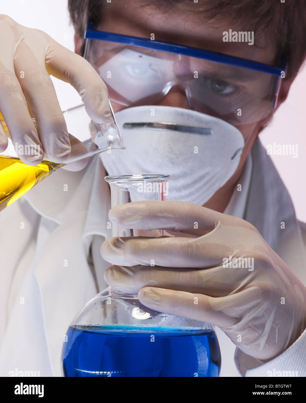 researcher in the laboratory Stock Photo - Alamy