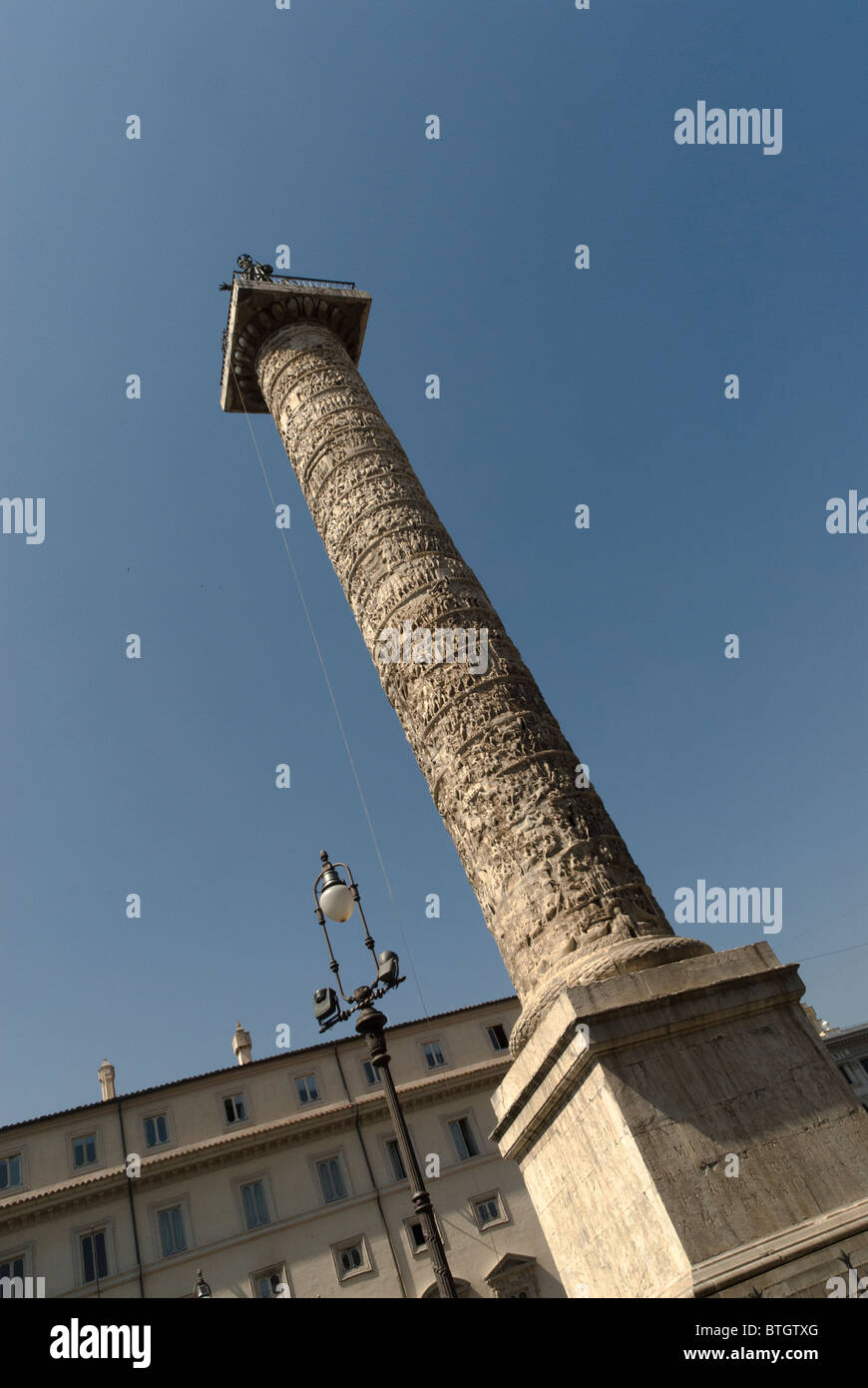 Piazza Colonna as the centre of Rome Italy Stock Photo - Alamy
