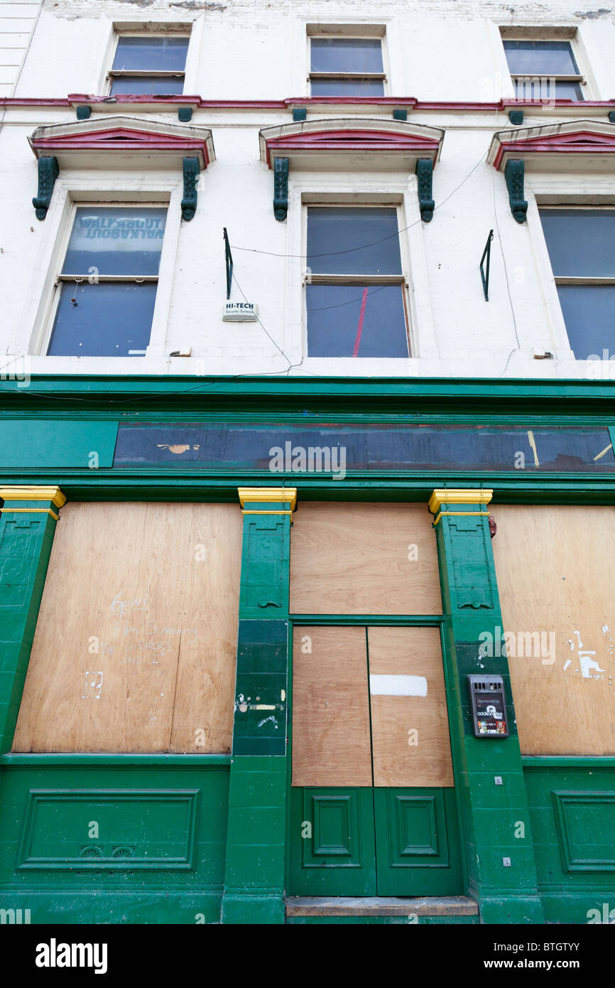 Boarded up building in london england hi-res stock photography and ...