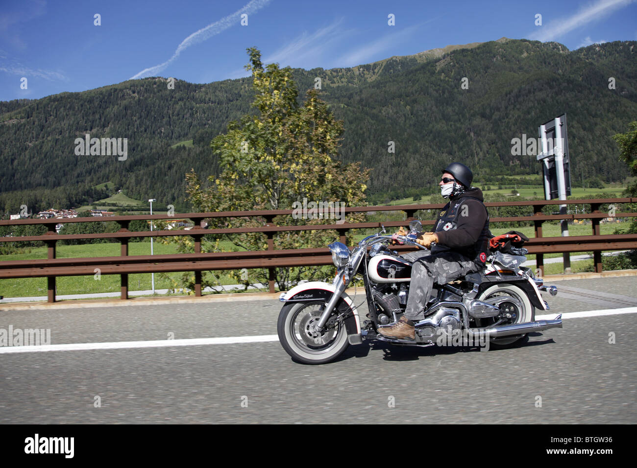 HARLEY DAVIDSON HERITAGE SOFTAIL AUTOBAHN GERMANY GERMANY AUTOBAHN ...