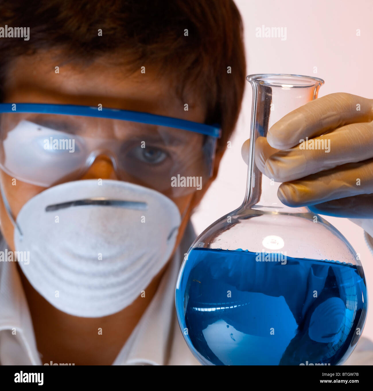 researcher in the laboratory Stock Photo - Alamy
