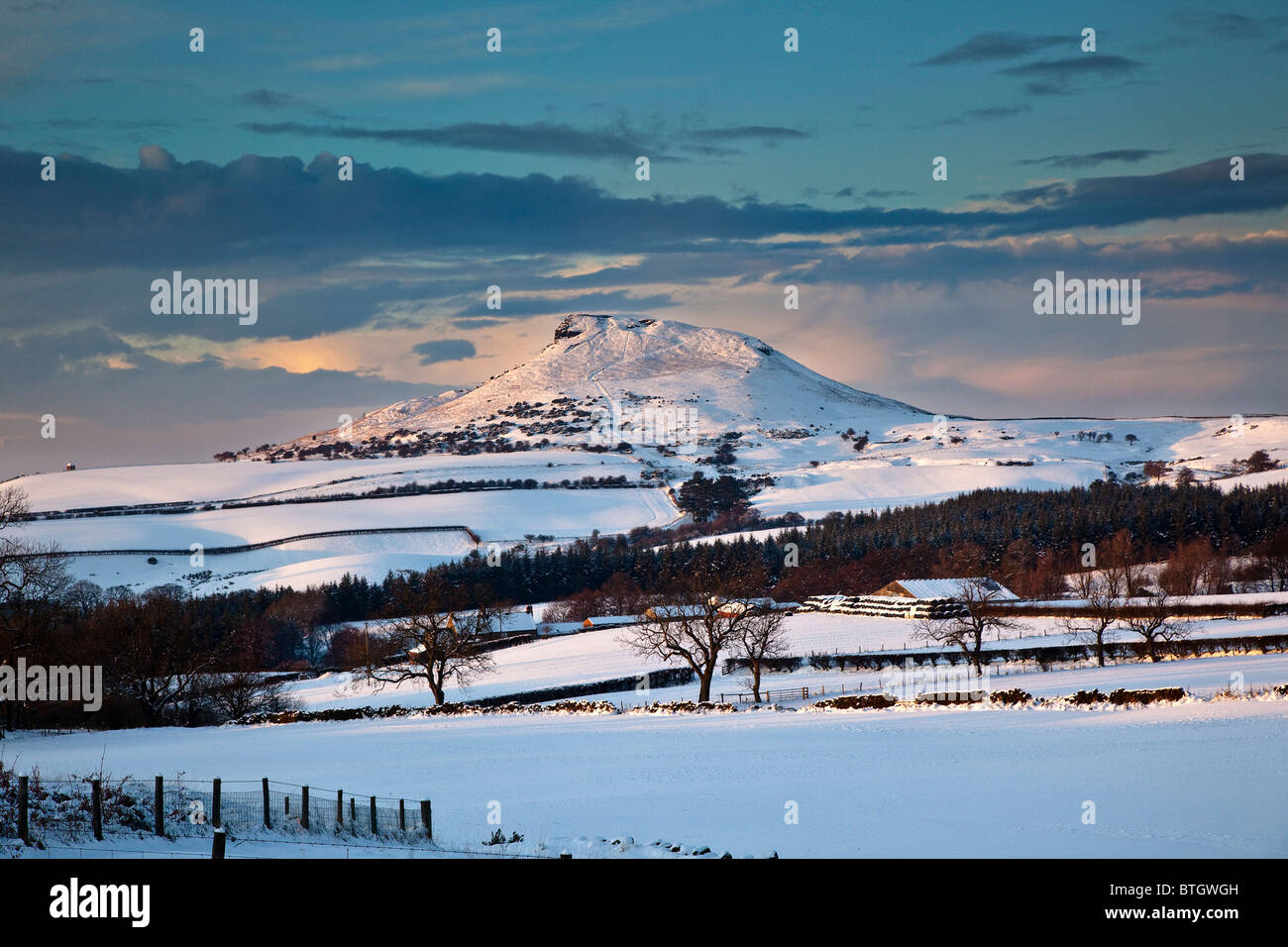 Roseberry Topping from Gribdale in Winter Snow, North Yorkshire Stock ...