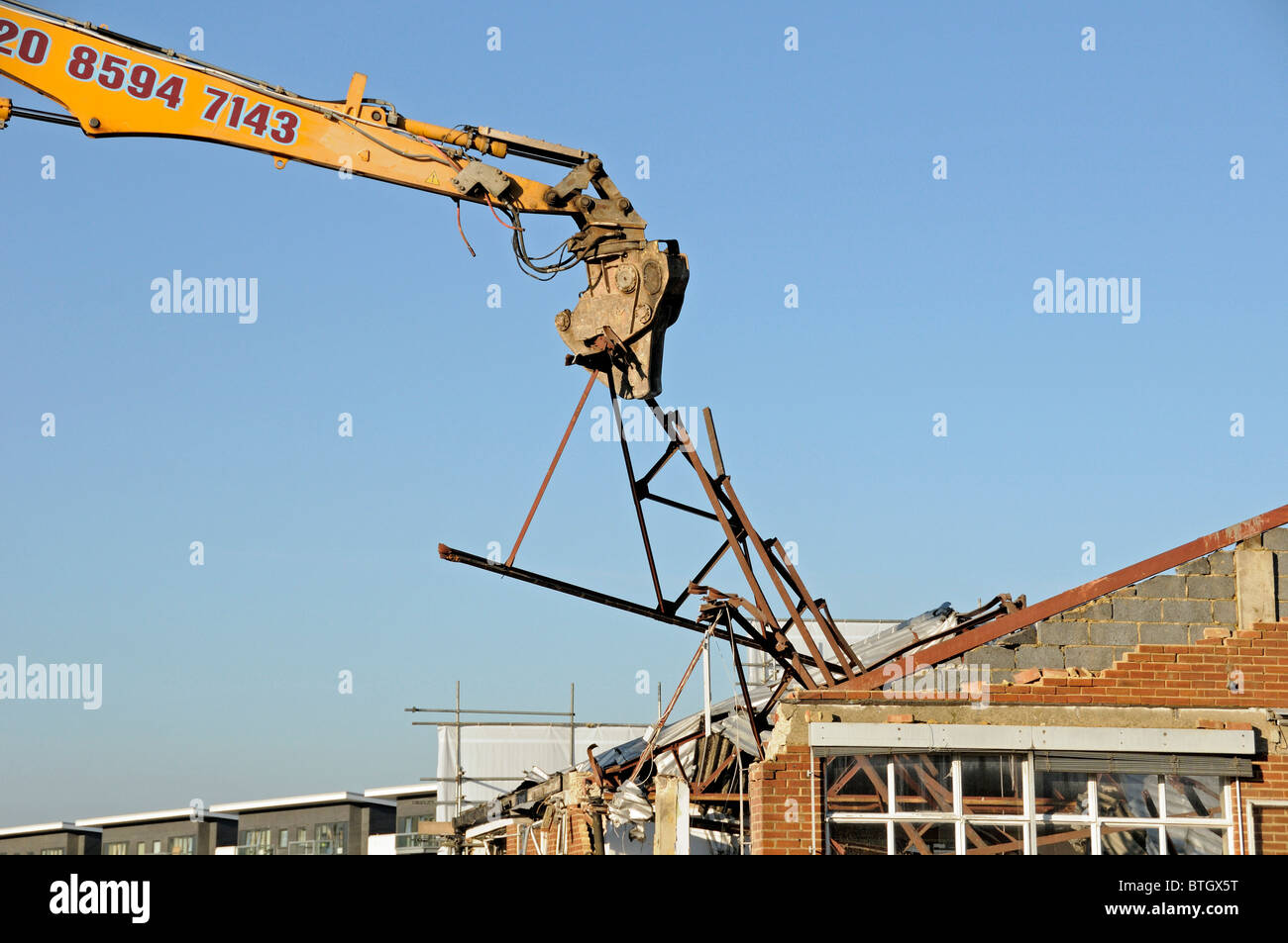Excavator arm with demolition shears, multi-processor, pulverizer ...