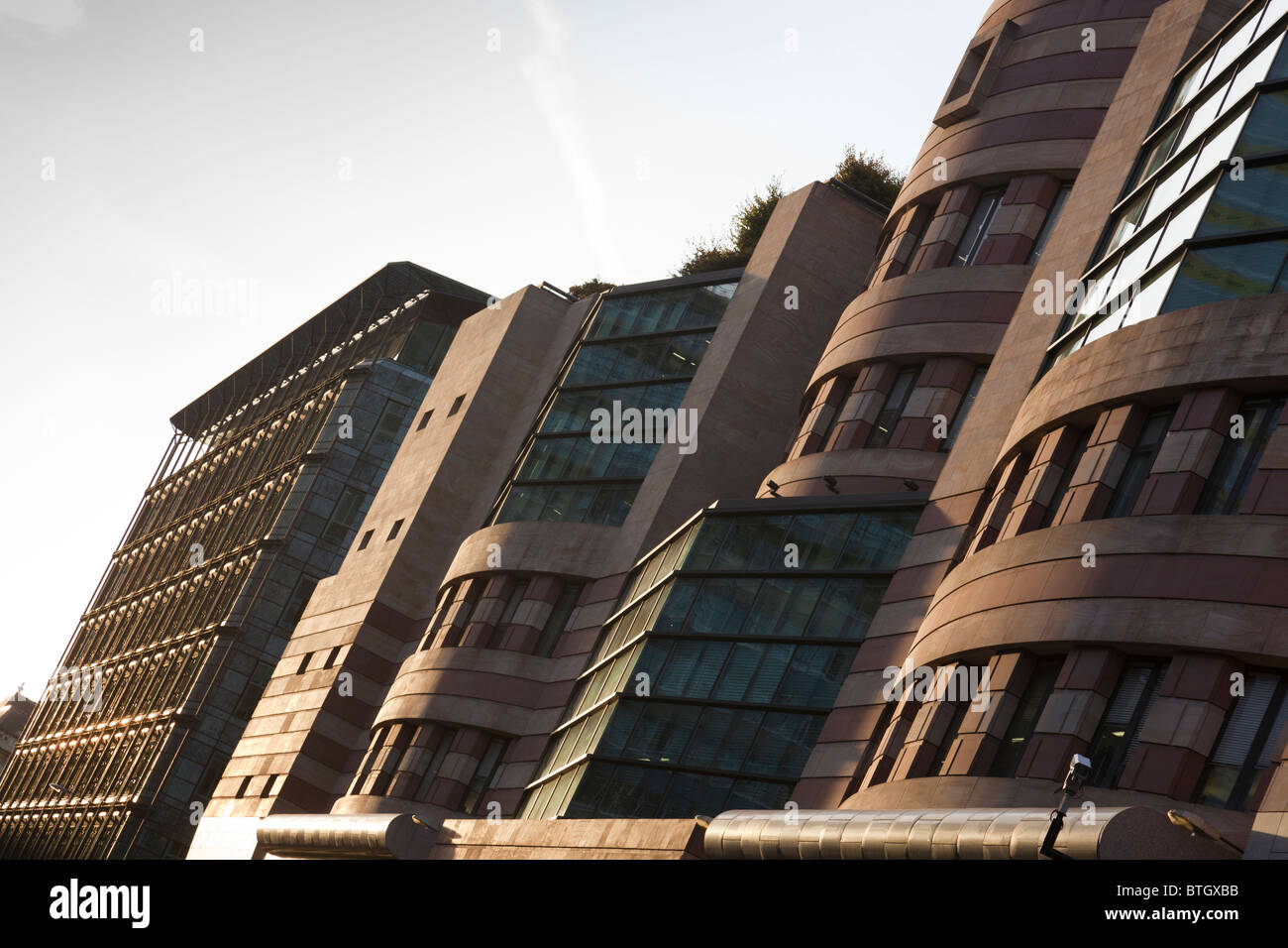 The upper facade of No 1 Poultry, London, designed by James Sterling ...