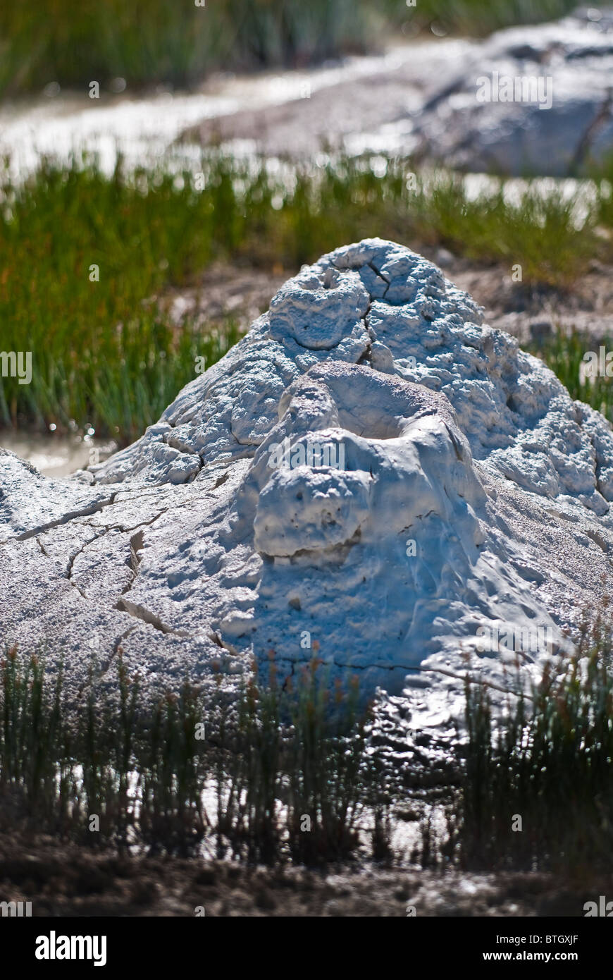 Eruption castle geyser upper hi-res stock photography and images - Alamy