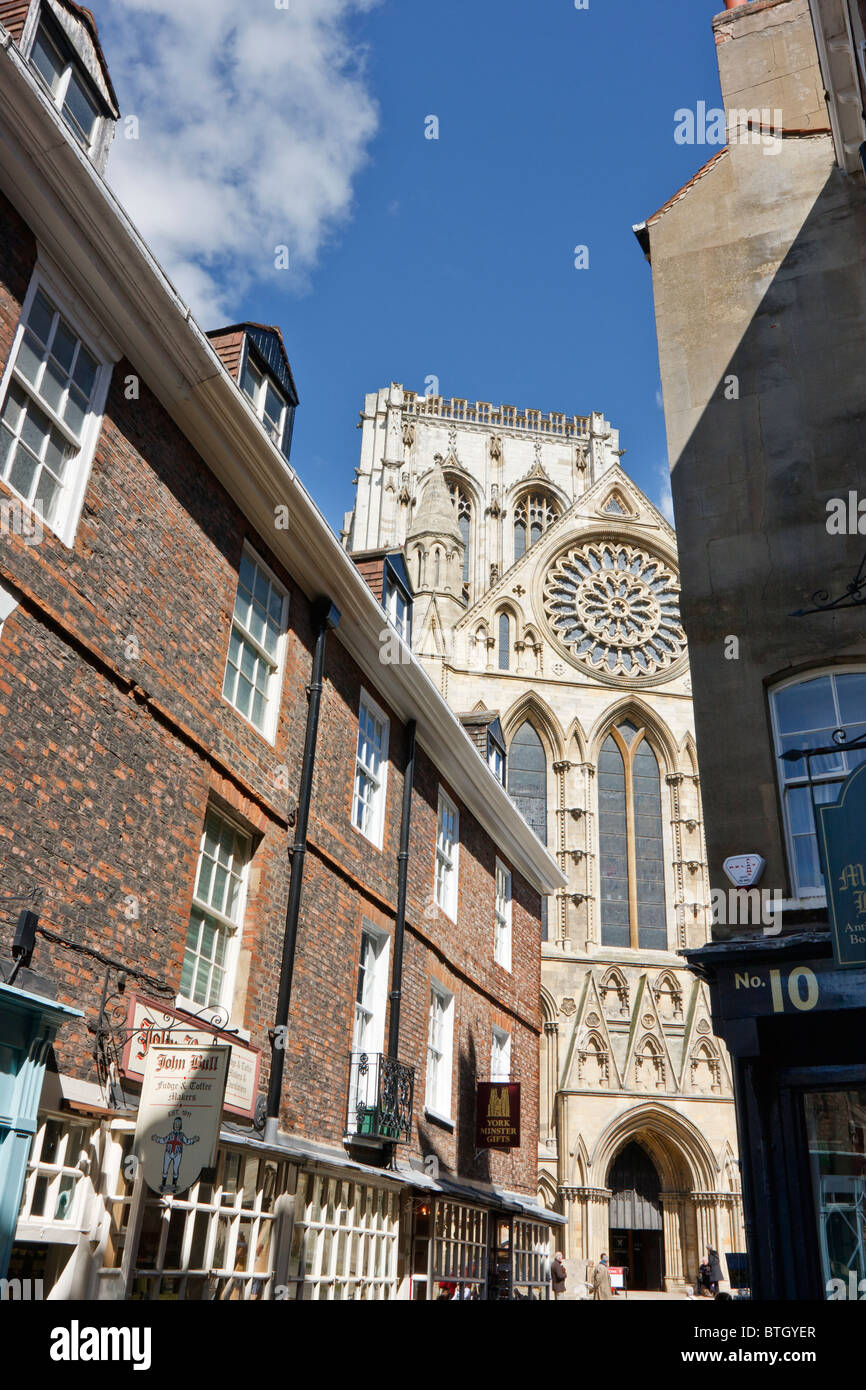 York minster stonegate medieval hi-res stock photography and images - Alamy
