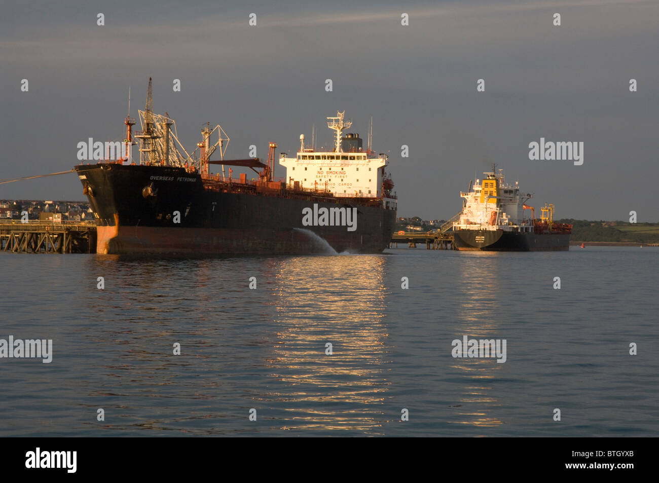 Tanker Berth Stock Photos & Tanker Berth Stock Images - Alamy