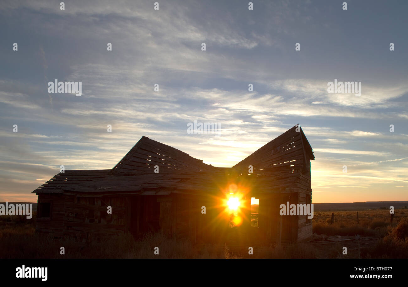 Collapsing house hi-res stock photography and images - Alamy