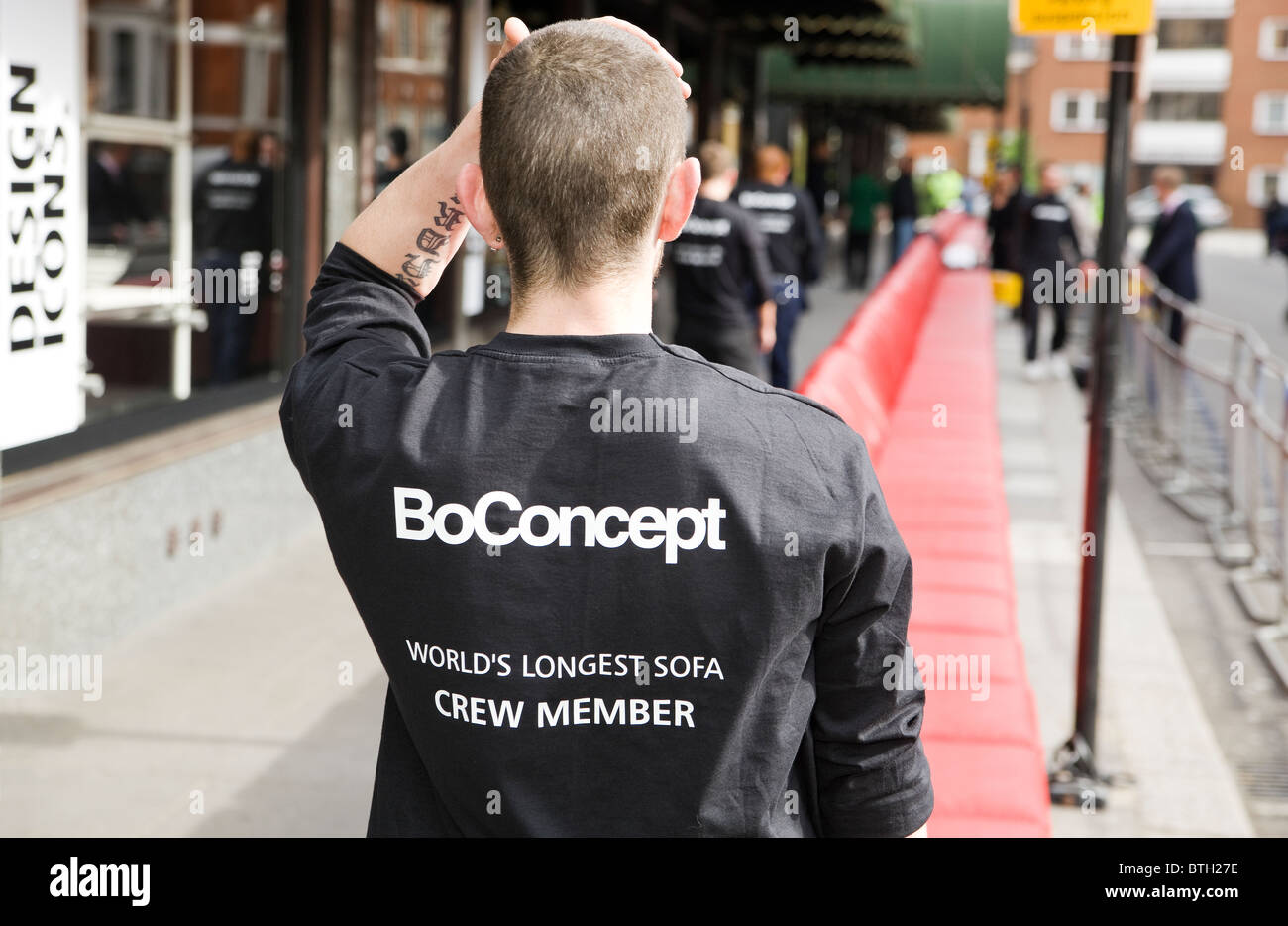 World's longest sofa - Harrods Stock Photo - Alamy