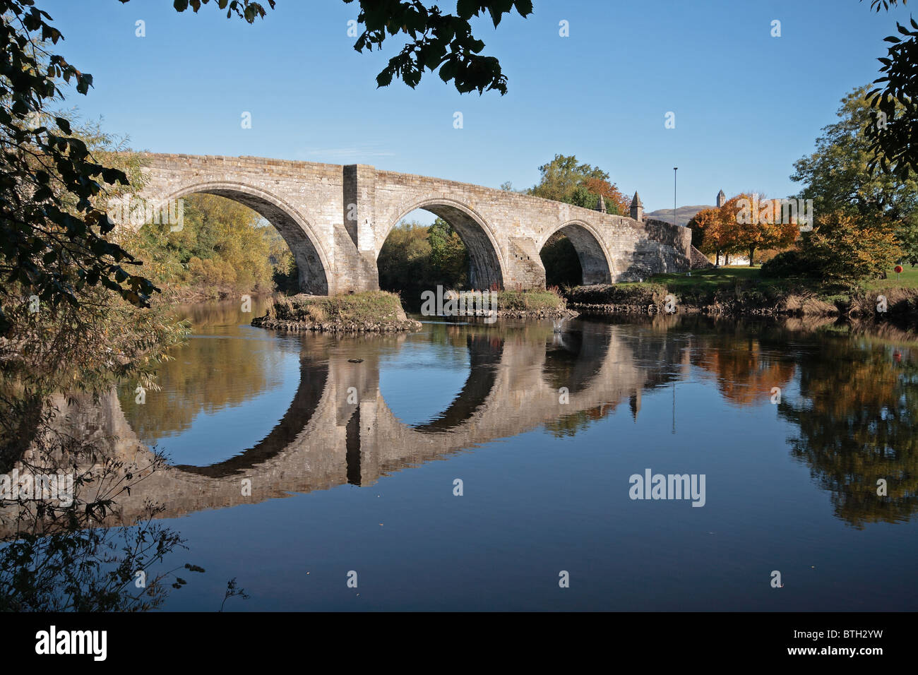 Stirling Old Bridge over the River Forth, Stirling, Stirlingshire ...