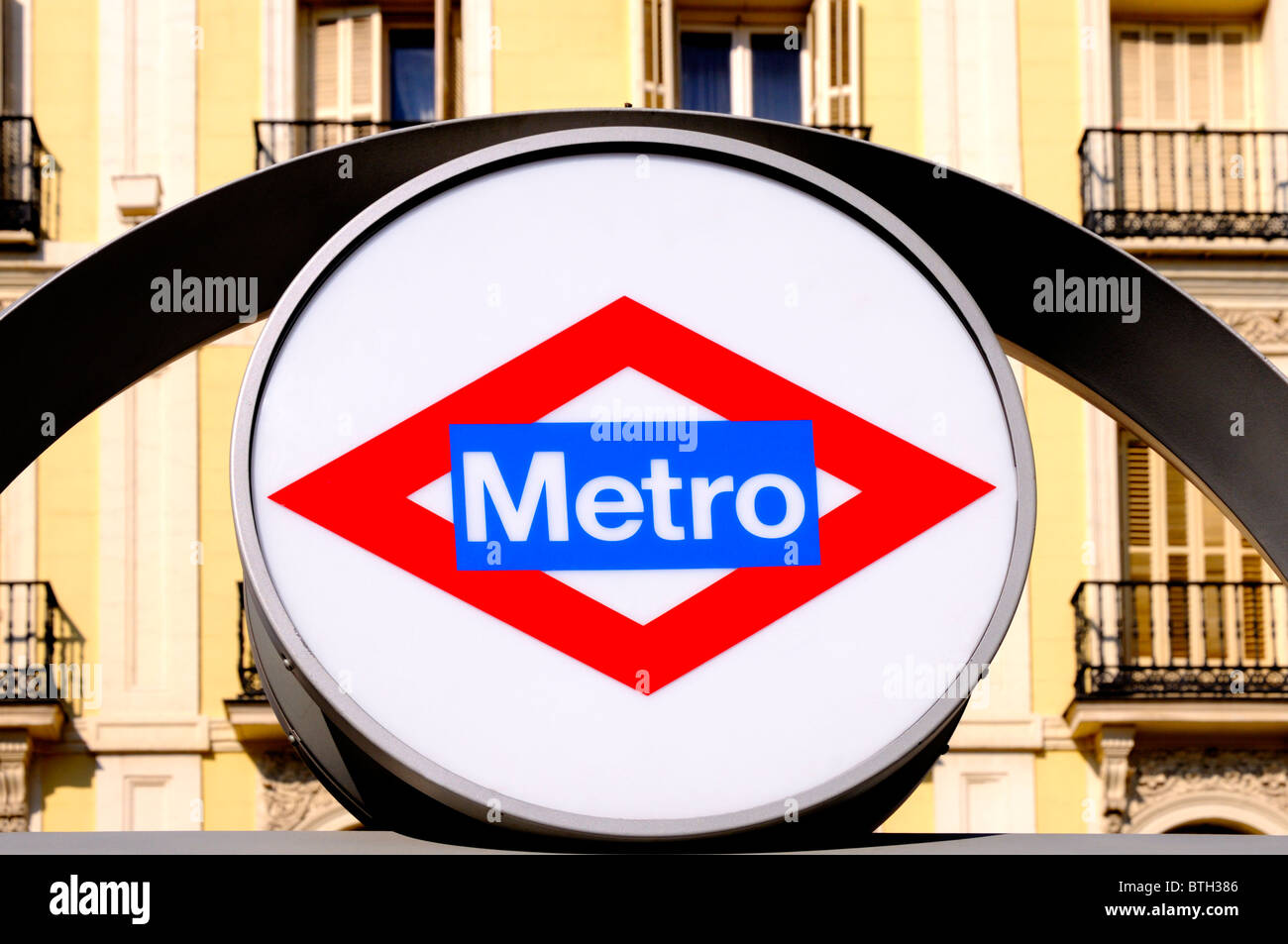 Madrid, Spain. Metro Sign Stock Photo - Alamy