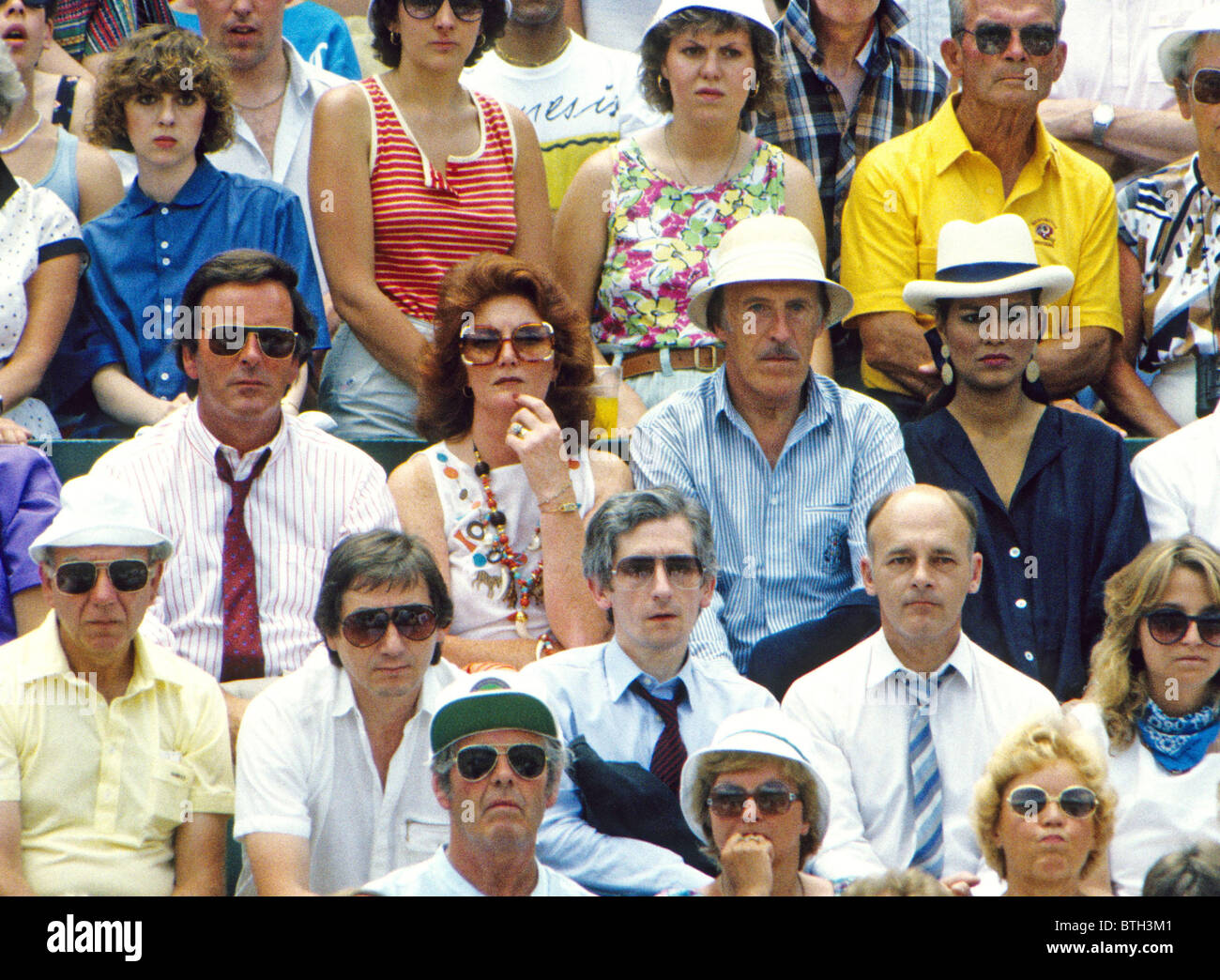 Celebrities 1990 hi-res stock photography and images - Alamy