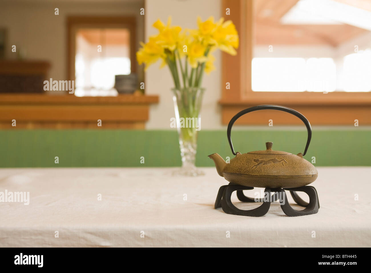 Iron hot pot hi-res stock photography and images - Alamy