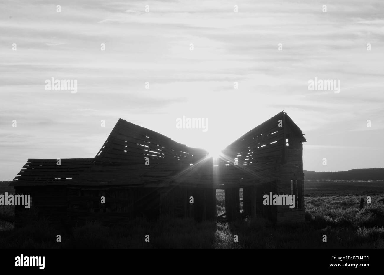 Collapsing house hi-res stock photography and images - Alamy